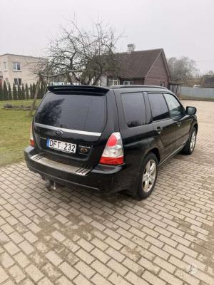 Melns Subaru Forester 2006 Trakai, ar dzinēja tilpumu 2.46 L un nobraukumu 305 tūkst. km par 1999 €, foto 5 vietnē AUTOMOTO.COM.LV