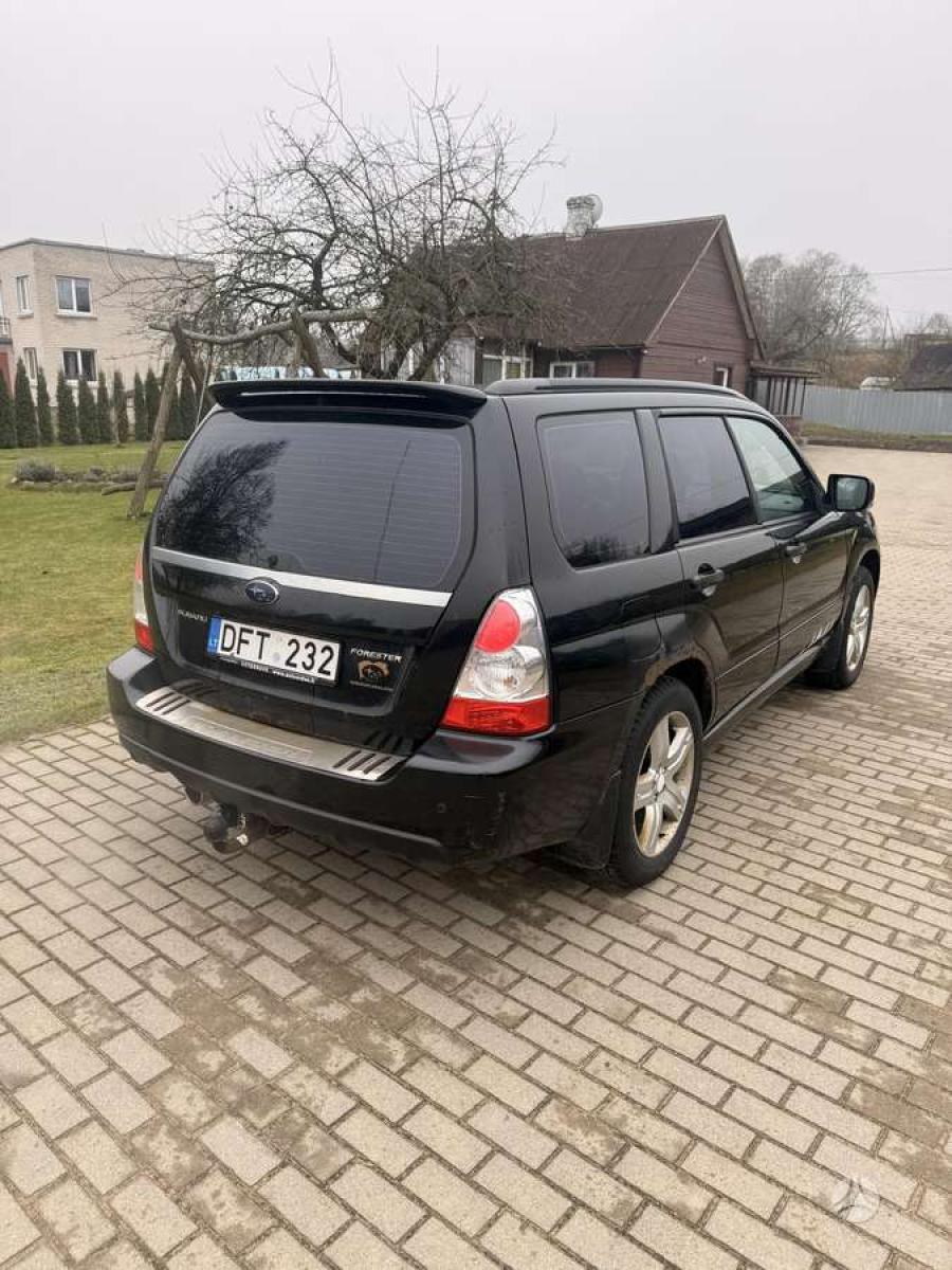 Melns Subaru Forester 2006 Trakai, ar dzinēja tilpumu 2.46 L un nobraukumu 305 tūkst. km par 1999 €, foto 5 vietnē AUTOMOTO.COM.LV