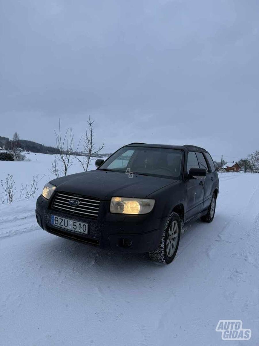 Black Subaru Forester 2006 in Kaisiadorys, with an engine capacity of 2.00 L and mileage of 308 thousand km for 3500 €, photo 1 on AUTOMOTO.COM.LV