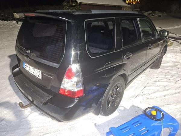 Melns Subaru Forester 2006 Kaišiadorys, ar dzinēja tilpumu 2.50 L un nobraukumu 330 tūkst. km par 4800 €, foto 5 vietnē AUTOMOTO.COM.LV