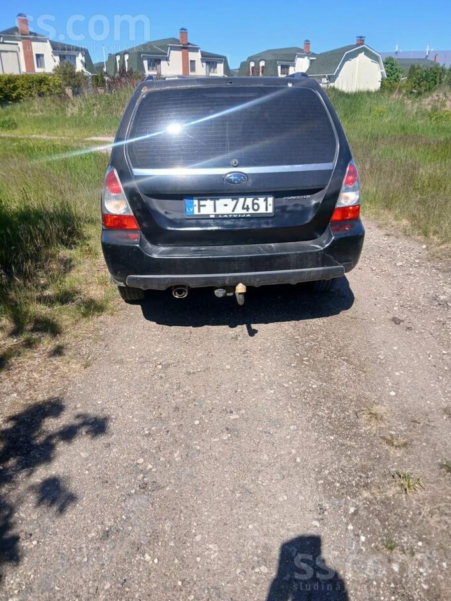 Melns Subaru Forester 2006 Rīga, ar dzinēja tilpumu 2.00 L un nobraukumu 327 tūkst. km par 1300 €, foto 3 vietnē AUTOMOTO.COM.LV