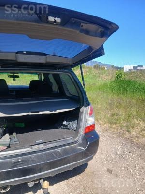 Melns Subaru Forester 2006 Rīga, ar dzinēja tilpumu 2.00 L un nobraukumu 327 tūkst. km par 1300 €, foto 4 vietnē AUTOMOTO.COM.LV