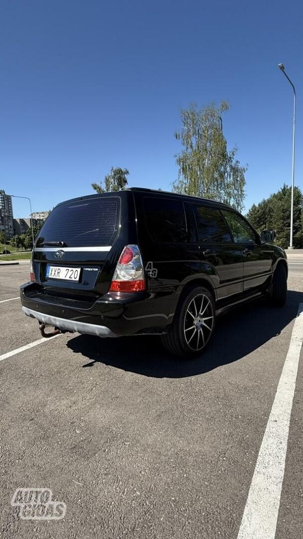 Black Subaru Forester 2006 in Elektrenai, with an engine capacity of 2.50 L and mileage of 230 thousand km for 5500 €, photo 3 on AUTOMOTO.COM.LV