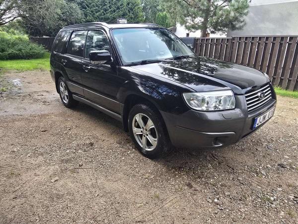 Subaru Forester 2006 Viļņa vietnē Melns Subaru Forester 2006 Viļņa, ar dzinēja tilpumu 1.99 L un nobraukumu 226 tūkst. km par 2490 €, foto 1 vietnē AUTOMOTO.COM.LV