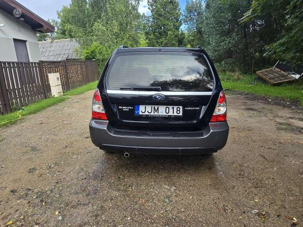 Subaru Forester 2006 Viļņa vietnē Melns Subaru Forester 2006 Viļņa, ar dzinēja tilpumu 1.99 L un nobraukumu 226 tūkst. km par 2490 €, foto 6 vietnē AUTOMOTO.COM.LV