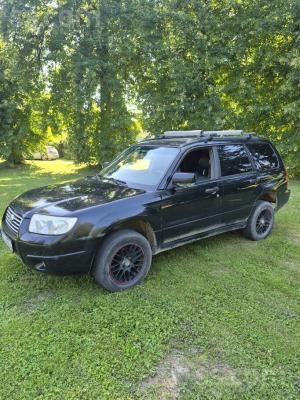 Melns Subaru Forester 2007 Talsi, ar dzinēja tilpumu 2.00 L un nobraukumu 304 tūkst. km par 2400 €, foto  vietnē AUTOMOTO.COM.LV