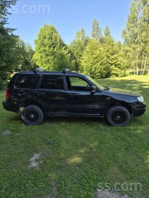 Melns Subaru Forester 2007 Talsi, ar dzinēja tilpumu 2.00 L un nobraukumu 304 tūkst. km par 2400 €, foto 3 vietnē AUTOMOTO.COM.LV