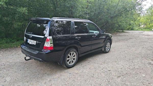 Black Subaru Forester 2007 in Vilnius, with an engine capacity of 1.99 L and mileage of 165 thousand km for 3350 €, photo 5 on AUTOMOTO.COM.LV