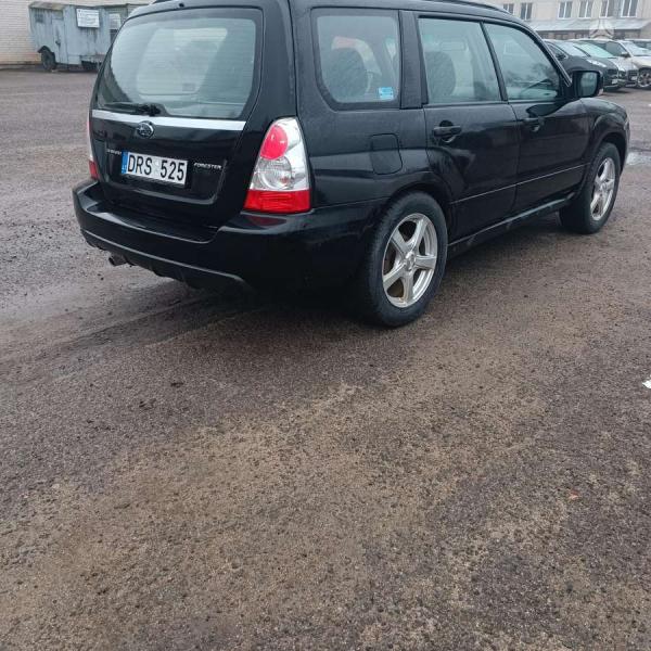 Melns Subaru Forester 2008 Panevēža, ar dzinēja tilpumu 1.99 L un nobraukumu 303 tūkst. km par 590 €, foto 3 vietnē AUTOMOTO.COM.LV