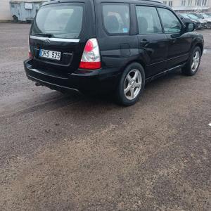 Black Subaru Forester 2008 in Panevezys, with an engine capacity of 1.99 L and mileage of 303 thousand km for 590 €, photo 2 on AUTOMOTO.COM.LV