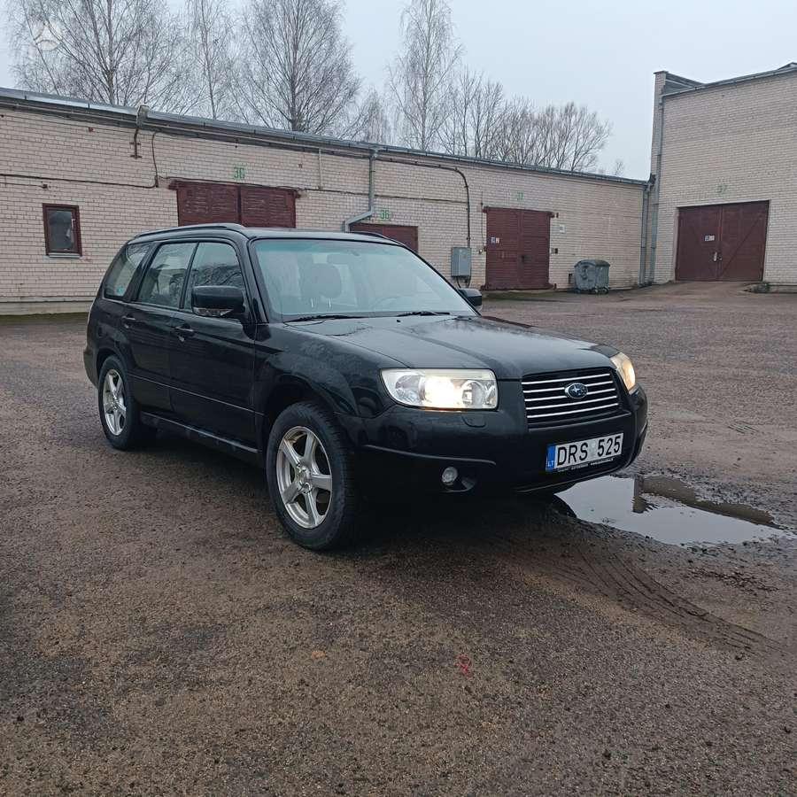 Black Subaru Forester 2008 in Panevezys, with an engine capacity of 1.99 L and mileage of 303 thousand km for 590 €, photo 3 on AUTOMOTO.COM.LV