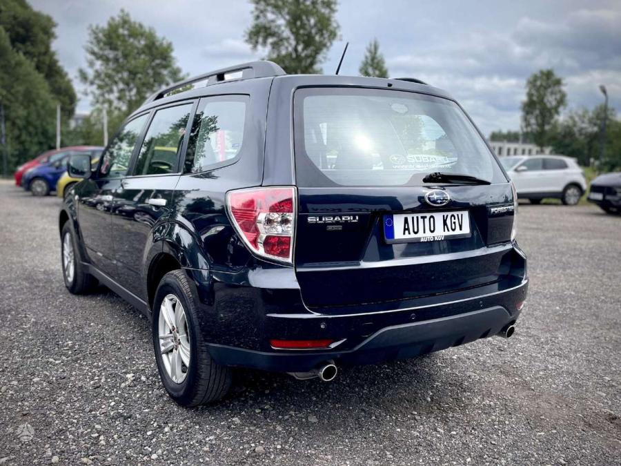 Black Subaru Forester 2008 in Vilnius, with an engine capacity of 2.00 L and mileage of 218 thousand km for 4799 €, photo 4 on AUTOMOTO.COM.LV