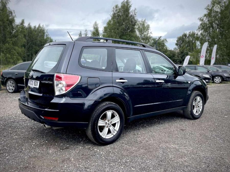 Black Subaru Forester 2008 in Vilnius, with an engine capacity of 2.00 L and mileage of 218 thousand km for 4799 €, photo 6 on AUTOMOTO.COM.LV