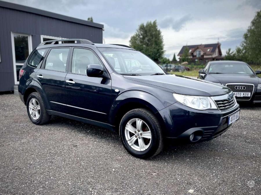 Black Subaru Forester 2008 in Vilnius, with an engine capacity of 2.00 L and mileage of 218 thousand km for 4799 €, photo 7 on AUTOMOTO.COM.LV