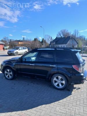 Melns Subaru Forester 2008 Rīga, ar dzinēja tilpumu 2.00 L un nobraukumu 400 tūkst. km par 2200 €, foto 3 vietnē AUTOMOTO.COM.LV