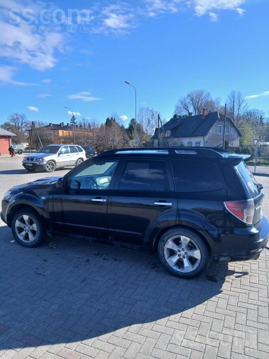 Melns Subaru Forester 2008 Rīga, ar dzinēja tilpumu 2.00 L un nobraukumu 400 tūkst. km par 2200 €, foto 3 vietnē AUTOMOTO.COM.LV