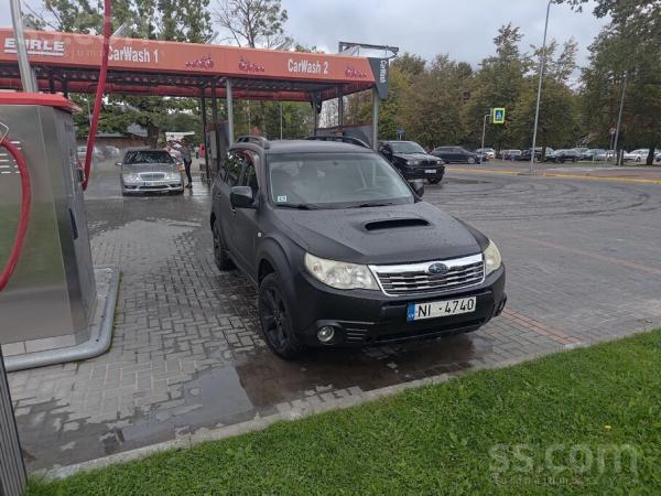 Black Subaru Forester 2008 in Riga, with an engine capacity of 2.50 L and mileage of 378 thousand km for 3000 €, photo 2 on AUTOMOTO.COM.LV