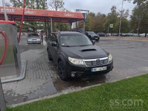 Melns Subaru Forester 2008 Rīga, ar dzinēja tilpumu 2.50 L un nobraukumu 378 tūkst. km par 3000 €, foto 3 vietnē AUTOMOTO.COM.LV