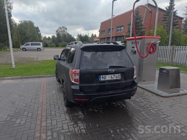 Black Subaru Forester 2008 in Riga, with an engine capacity of 2.50 L and mileage of 378 thousand km for 3000 €, photo 4 on AUTOMOTO.COM.LV