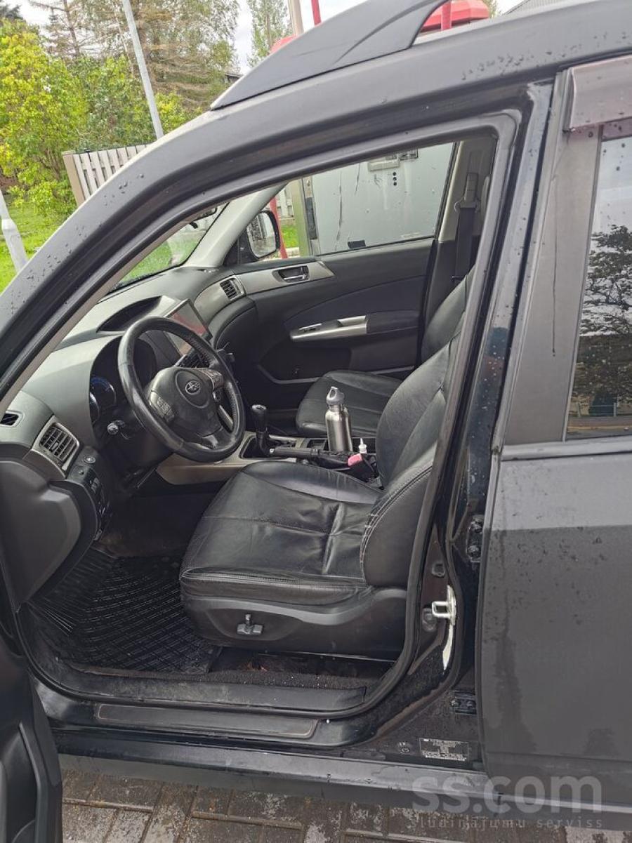 Melns Subaru Forester 2008 Rīga, ar dzinēja tilpumu 2.50 L un nobraukumu 378 tūkst. km par 3000 €, foto 6 vietnē AUTOMOTO.COM.LV
