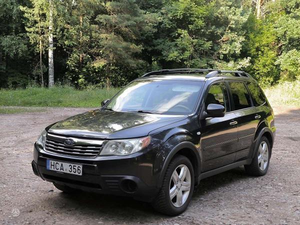 Black Subaru Forester 2008 in Vilnius, with an engine capacity of 2.50 L and mileage of 358 thousand km for 4500 €, photo 3 on AUTOMOTO.COM.LV