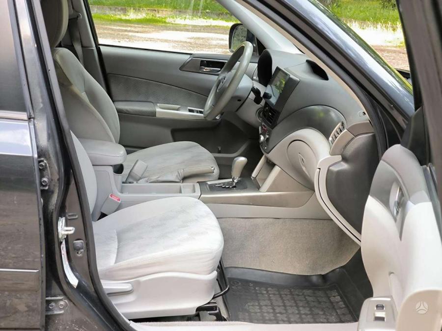 Melns Subaru Forester 2008 Viļņa, ar dzinēja tilpumu 2.50 L un nobraukumu 358 tūkst. km par 4500 €, foto 8 vietnē AUTOMOTO.COM.LV