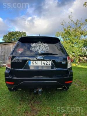 Black Subaru Forester 2008 in Riga, with an engine capacity of 2.00 L and mileage of 400 thousand km for 1500 €, photo 5 on AUTOMOTO.COM.LV