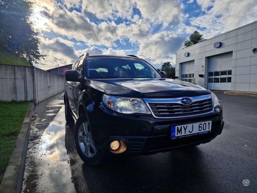 Black Subaru Forester 2008 in Vilnius, with an engine capacity of 1.99 L and mileage of 190 thousand km for 4999 €, photo 1 on AUTOMOTO.COM.LV