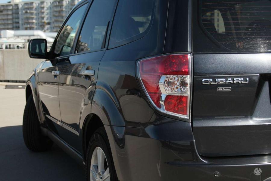 Black Subaru Forester 2008 in Vilnius, with an engine capacity of 1.99 L and mileage of 174 thousand km for 3800 €, photo 6 on AUTOMOTO.COM.LV