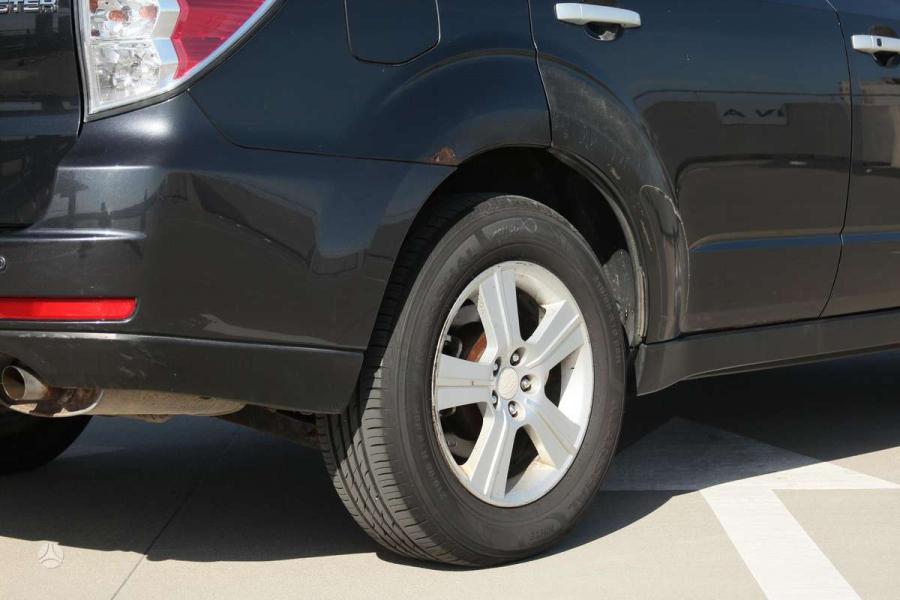 Black Subaru Forester 2008 in Vilnius, with an engine capacity of 1.99 L and mileage of 174 thousand km for 3800 €, photo 8 on AUTOMOTO.COM.LV