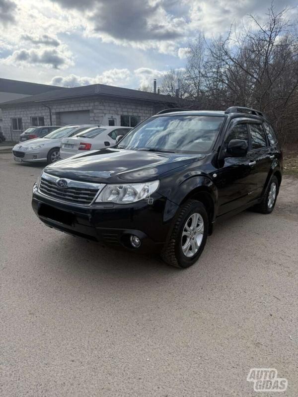 Melns Subaru Forester 2009 Panevēža, ar dzinēja tilpumu 2.00 L un nobraukumu 292 tūkst. km par 5299 €, foto 2 vietnē AUTOMOTO.COM.LV