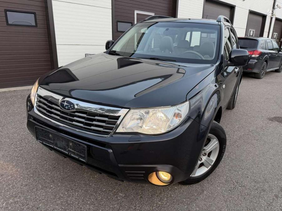 Black Subaru Forester 2009 in Utena, with an engine capacity of 2.00 L and mileage of 235 thousand km for 6500 €, photo 4 on AUTOMOTO.COM.LV