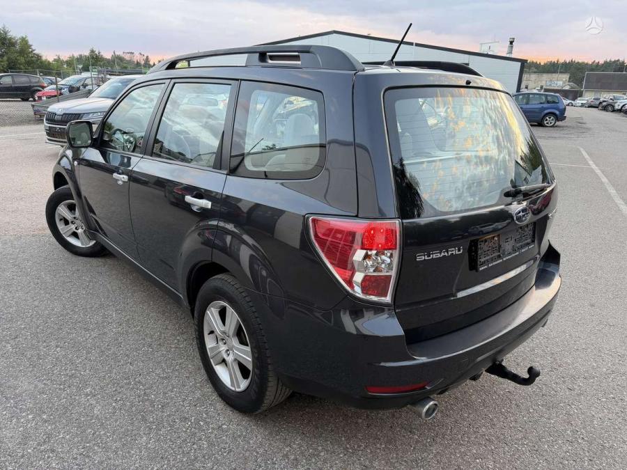Black Subaru Forester 2009 in Utena, with an engine capacity of 2.00 L and mileage of 235 thousand km for 6500 €, photo 10 on AUTOMOTO.COM.LV