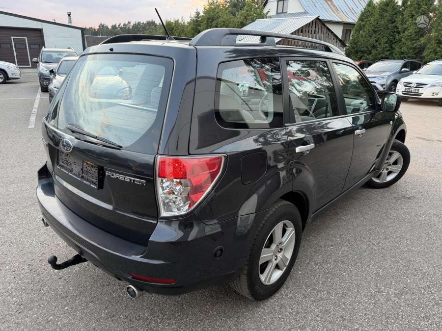 Black Subaru Forester 2009 in Utena, with an engine capacity of 2.00 L and mileage of 235 thousand km for 6500 €, photo 11 on AUTOMOTO.COM.LV