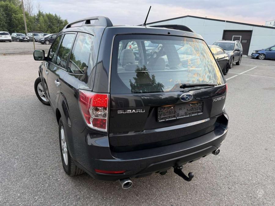 Black Subaru Forester 2009 in Utena, with an engine capacity of 2.00 L and mileage of 235 thousand km for 6500 €, photo 12 on AUTOMOTO.COM.LV