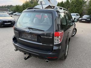 Black Subaru Forester 2009 in Utena, with an engine capacity of 2.00 L and mileage of 235 thousand km for 6500 €, photo 13 on AUTOMOTO.COM.LV
