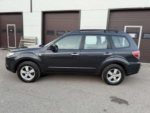 Black Subaru Forester 2009 in Utena, with an engine capacity of 2.00 L and mileage of 235 thousand km for 6500 €, photo 16 on AUTOMOTO.COM.LV
