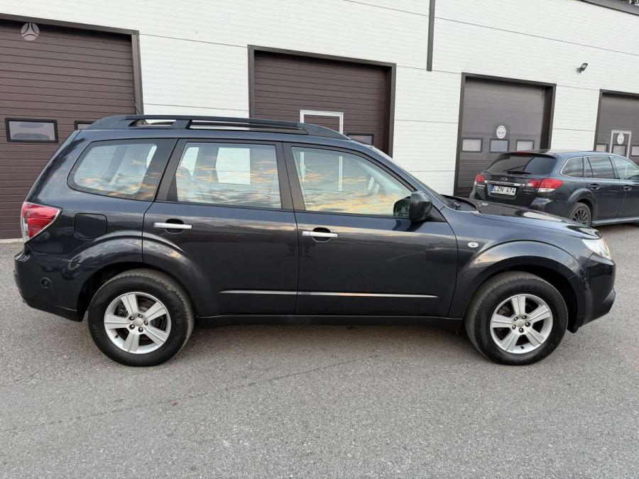 Black Subaru Forester 2009 in Utena, with an engine capacity of 2.00 L and mileage of 235 thousand km for 6500 €, photo 17 on AUTOMOTO.COM.LV
