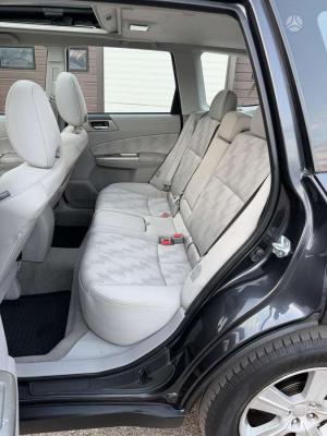 Black Subaru Forester 2009 in Utena, with an engine capacity of 2.00 L and mileage of 235 thousand km for 6500 €, photo 26 on AUTOMOTO.COM.LV