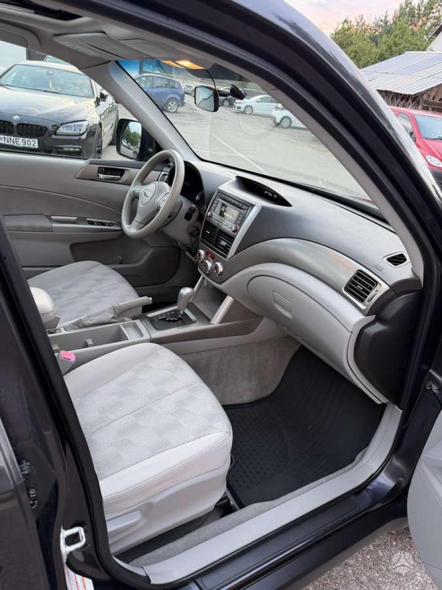 Black Subaru Forester 2009 in Utena, with an engine capacity of 2.00 L and mileage of 235 thousand km for 6500 €, photo 28 on AUTOMOTO.COM.LV
