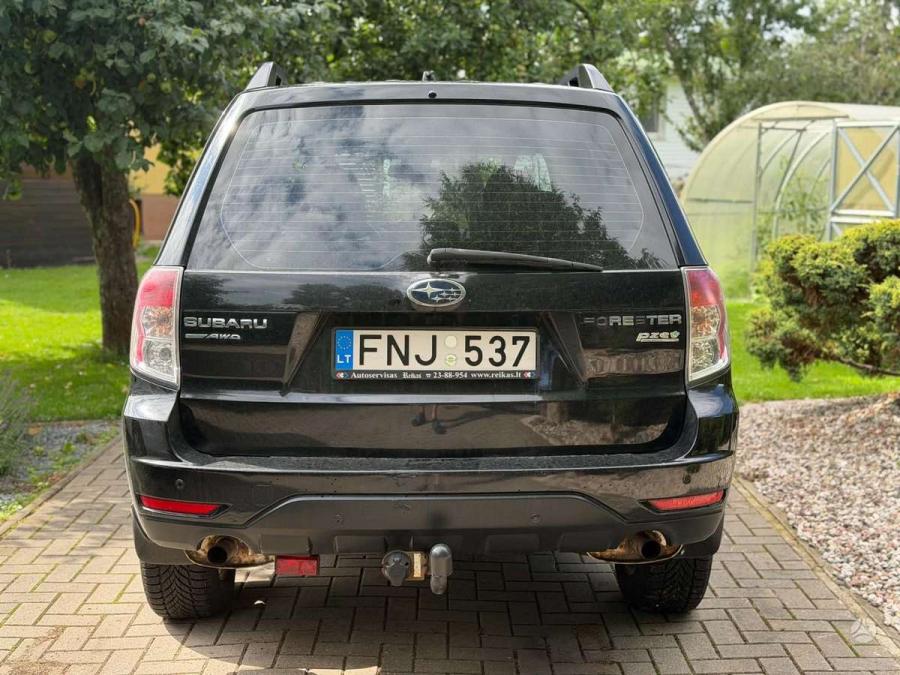 Black Subaru Forester 2010 in Kaunas, with an engine capacity of 2.46 L and mileage of 232 thousand km for 4300 €, photo 6 on AUTOMOTO.COM.LV