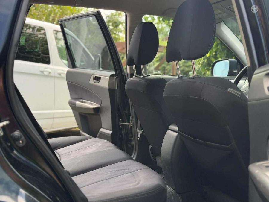 Black Subaru Forester 2010 in Kaunas, with an engine capacity of 2.46 L and mileage of 232 thousand km for 4300 €, photo 12 on AUTOMOTO.COM.LV