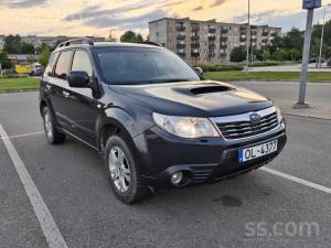 Black Subaru Forester 2010 in Riga, with an engine capacity of 2.00 L and mileage of 242 thousand km for 5000 €, photo 3 on AUTOMOTO.COM.LV