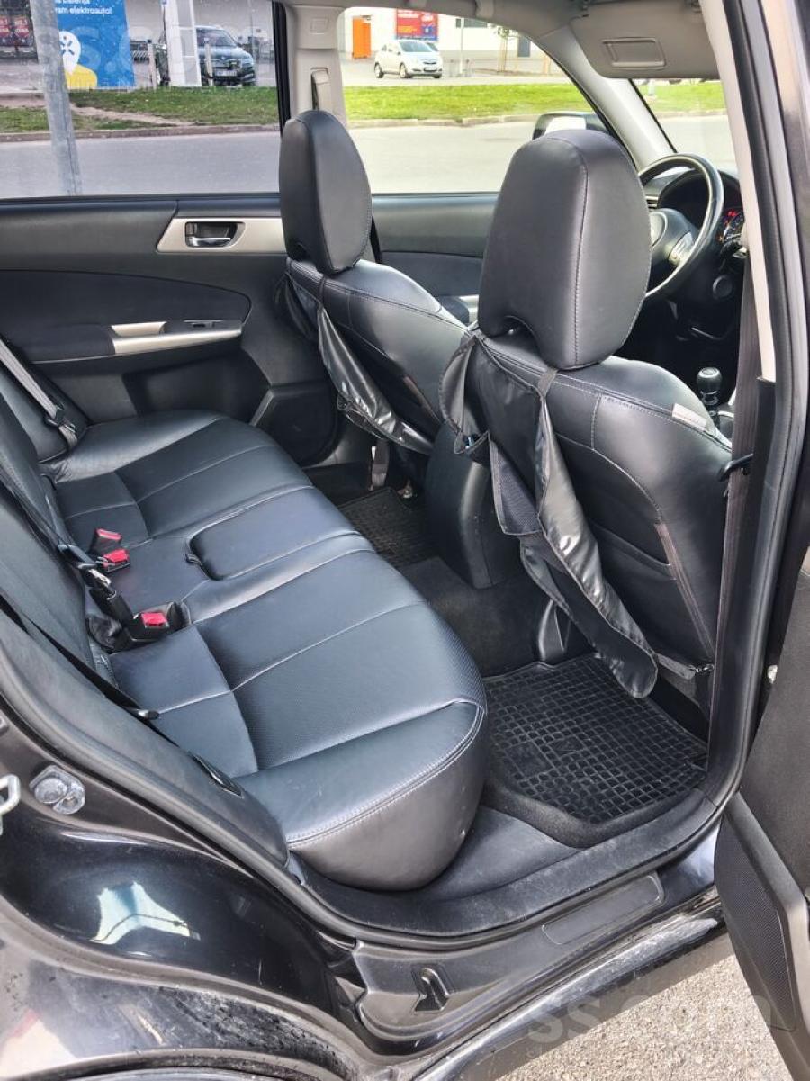 Black Subaru Forester 2010 in Riga, with an engine capacity of 2.00 L and mileage of 242 thousand km for 5000 €, photo 9 on AUTOMOTO.COM.LV