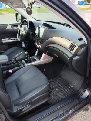 Black Subaru Forester 2010 in Riga, with an engine capacity of 2.00 L and mileage of 242 thousand km for 5000 €, photo 12 on AUTOMOTO.COM.LV