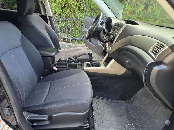 Black Subaru Forester 2010 in Radviliskis, with an engine capacity of 2.00 L and mileage of 300 thousand km for 2450 €, photo 8 on AUTOMOTO.COM.LV