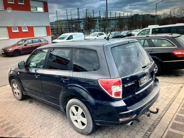 Melns Subaru Forester 2011 Prienai, ar dzinēja tilpumu 2.00 L un nobraukumu 226 tūkst. km par 3550 €, foto 2 vietnē AUTOMOTO.COM.LV