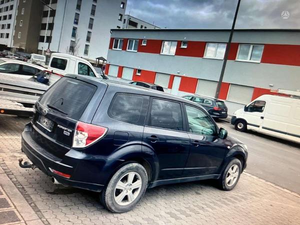 Melns Subaru Forester 2011 Prienai, ar dzinēja tilpumu 2.00 L un nobraukumu 226 tūkst. km par 3550 €, foto 5 vietnē AUTOMOTO.COM.LV