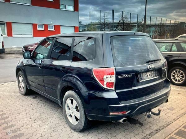 Melns Subaru Forester 2011 Prienai, ar dzinēja tilpumu 2.00 L un nobraukumu 226 tūkst. km par 3550 €, foto 6 vietnē AUTOMOTO.COM.LV