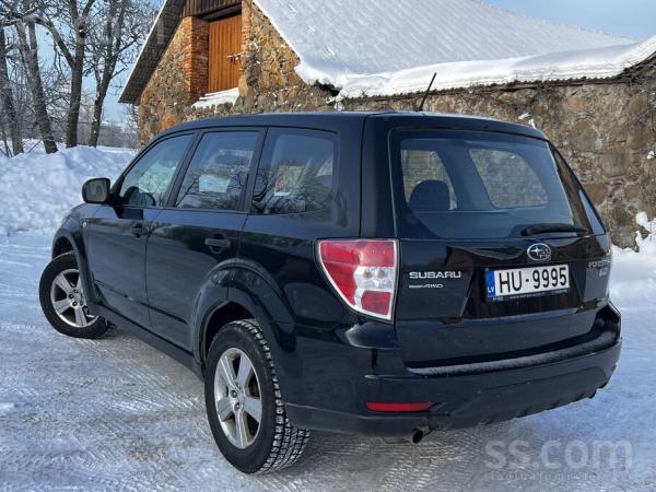 Black Subaru Forester 2011 in Gulbene, with an engine capacity of 2.00 L and mileage of 153 thousand km for 3750 €, photo 6 on AUTOMOTO.COM.LV